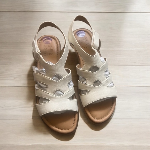 Naturalizer | Shoes | Naturalizer Womens White Leather Sandals | Poshmark